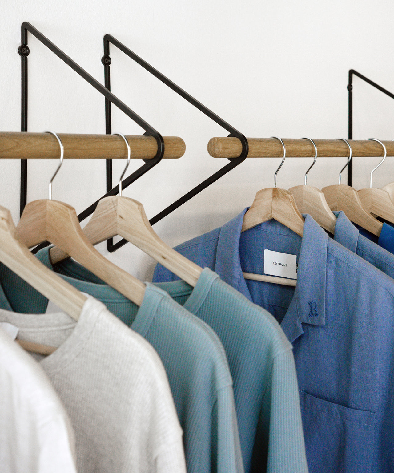 SOLID coatrack Black – Result Objects