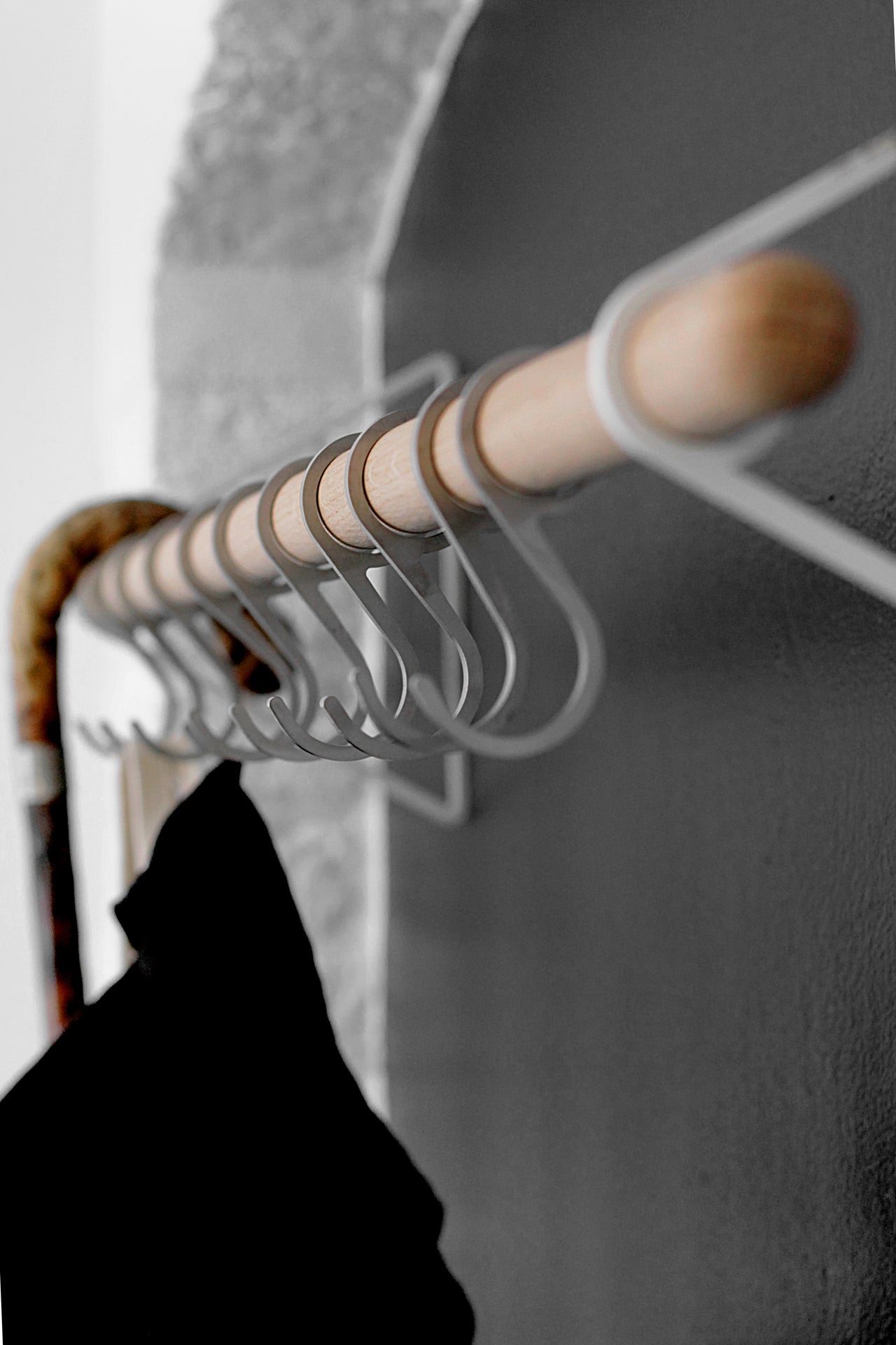 SOLID hallway Black – Result Objects